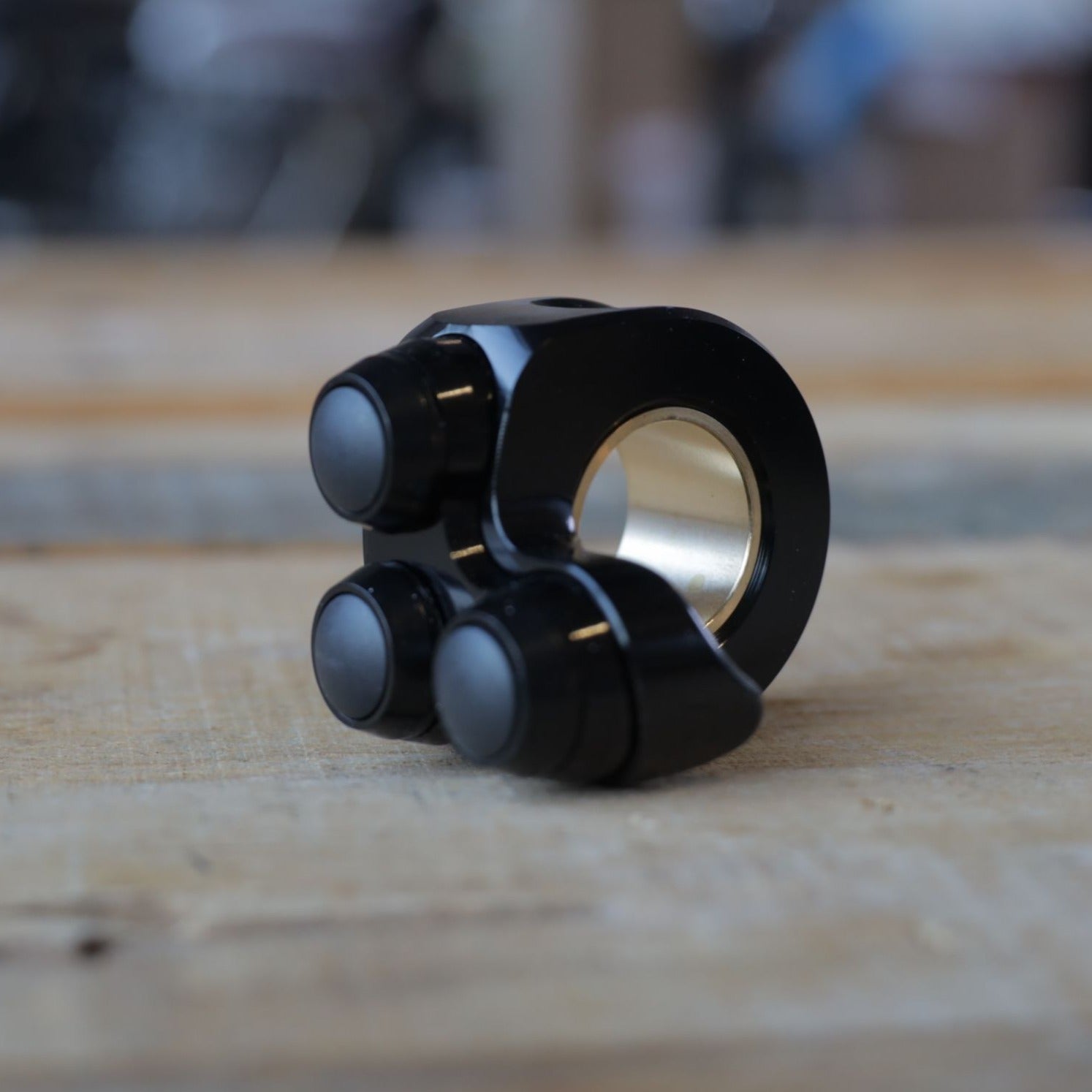 mo.Switch Basic 3 Button, Black, Black Inlay – Cognito Moto